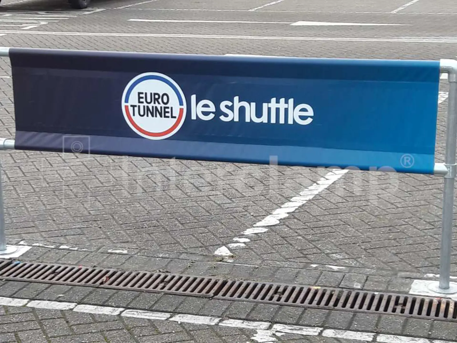 Interclamp Tube Clamp Signage and Banners